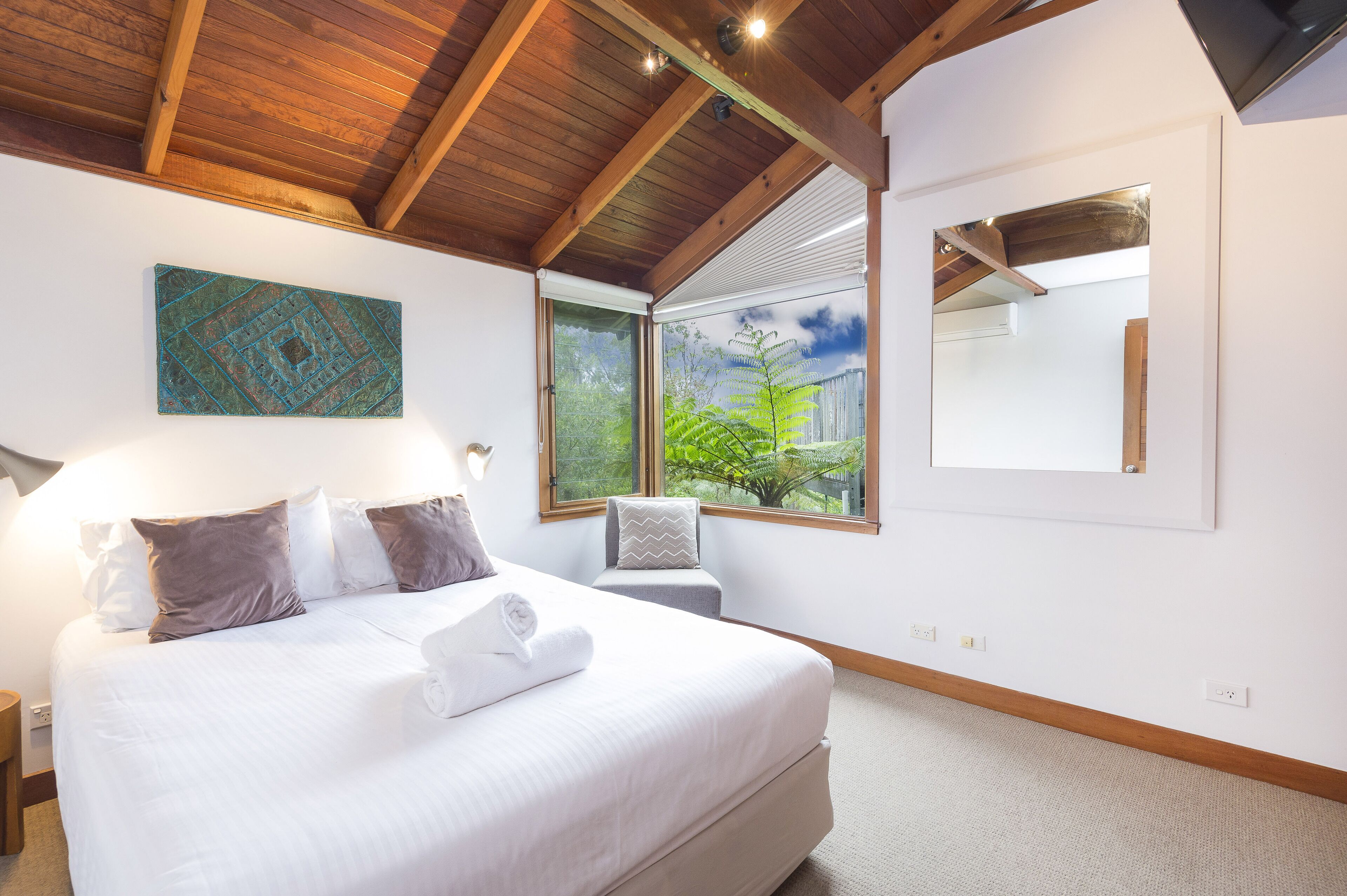 Casa na árvore design, banheira de hidromassagem | Roupas de cama premium, individualmente decorados