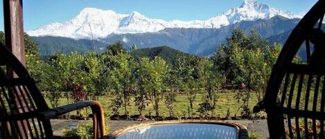 Cofres nos quartos, escrivaninha, espaço de trabalho para notebook