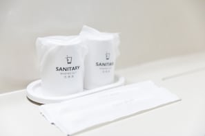 Chuveiro/banheira combinados, produtos de toalete grátis