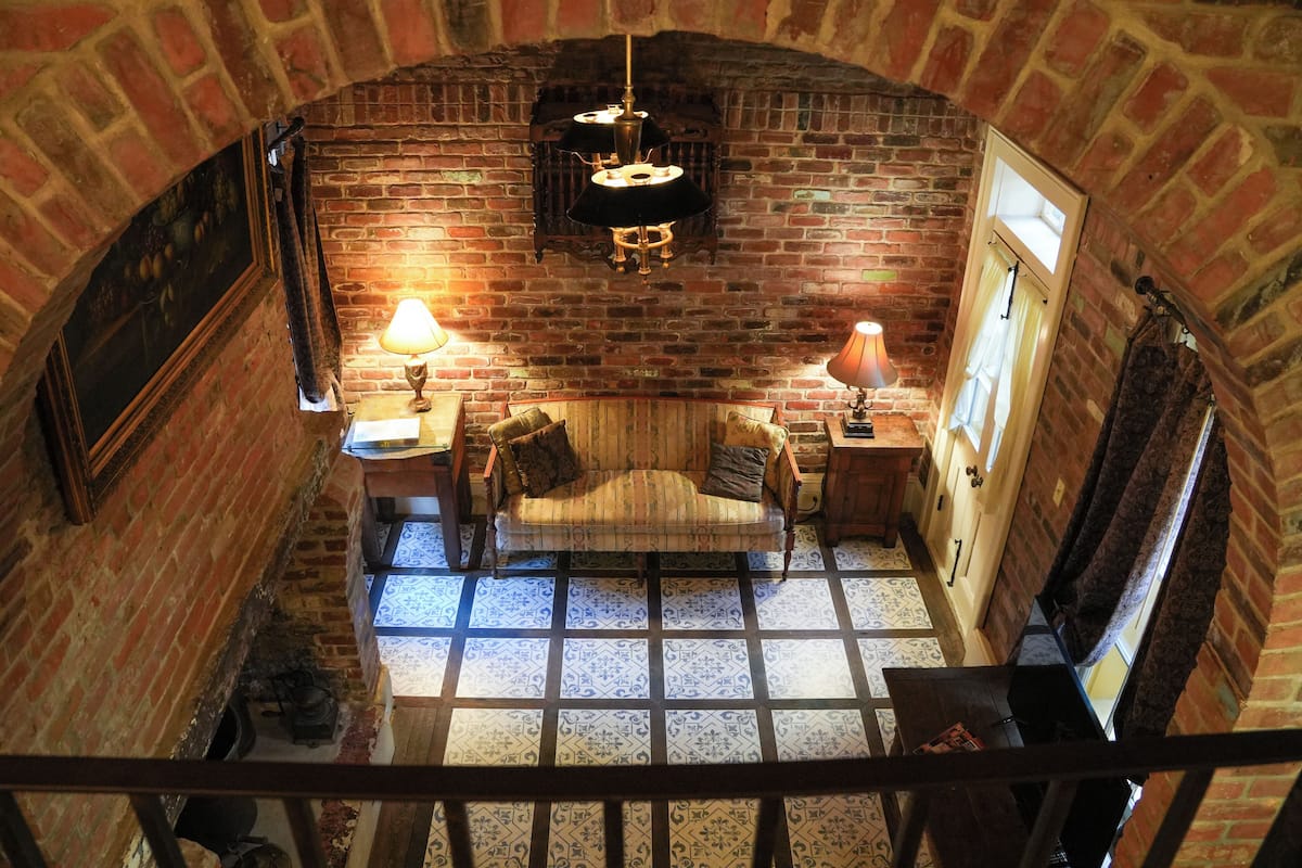 Suíte estúdio júnior, 1 cama King, vista para o pátio | Individualmente decorados, individualmente mobiliados, cortinas blackout