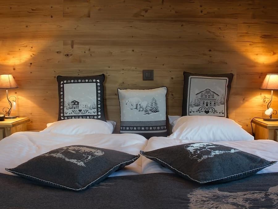 Quarto casal superior | Roupas de cama premium, frigobar, cofres nos quartos, escrivaninha