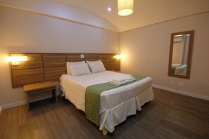 Quarto casal standard | Frigobar, cofres nos quartos, cortinas blackout, Wi-Fi de cortesia