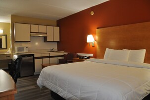 Quarto Standard, 1 cama king-size | Secretária, ferro/tábua de engomar, Wi-fi grátis 