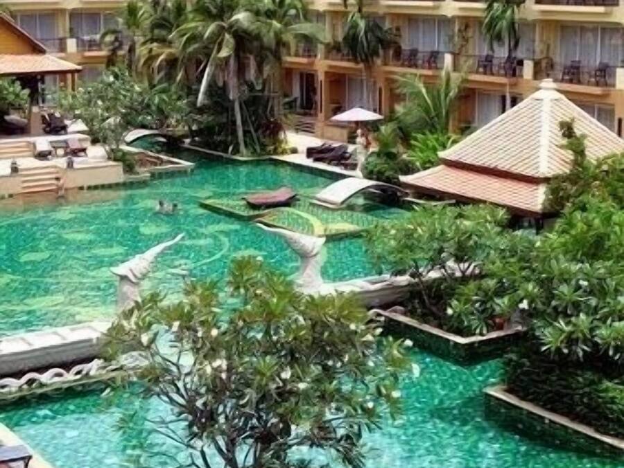 2 piscinas exteriores