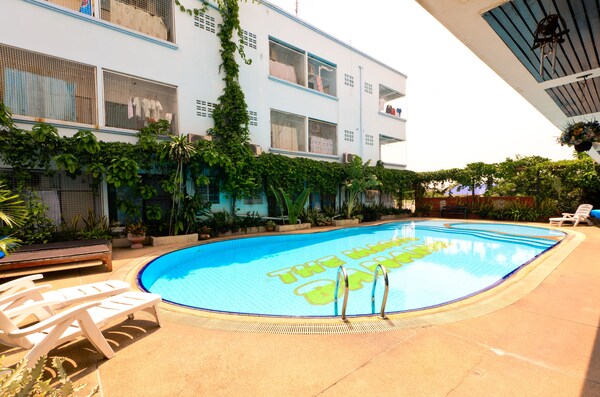Sananwan Palace - Bang Phli District
