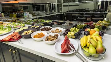 Pequeno-almoço tipo buffet diário incluído