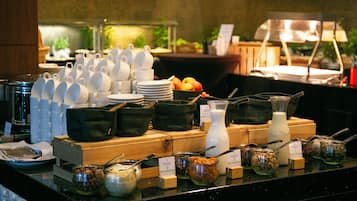 Café da manhã com buffet diário (PLN 95 por pessoa)
