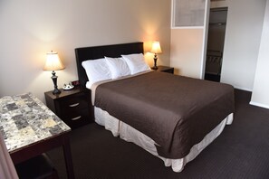 Quarto, 1 cama queen-size | Camas desdobráveis, Wi-fi grátis, roupa de cama fornecida 