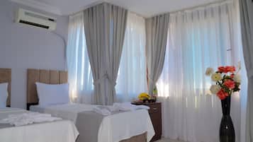 Quarto Triplo Standard, 3 quartos | Lençóis de algodão egípcio, camas de colchão Select Comfort