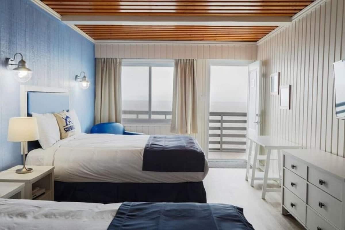 Quarto Deluxe | Cortinas/cortinados opacos, Wi-fi grátis, roupa de cama fornecida