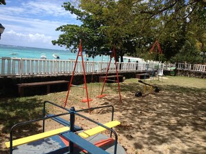 Área de recreio para crianças (ao ar livre)