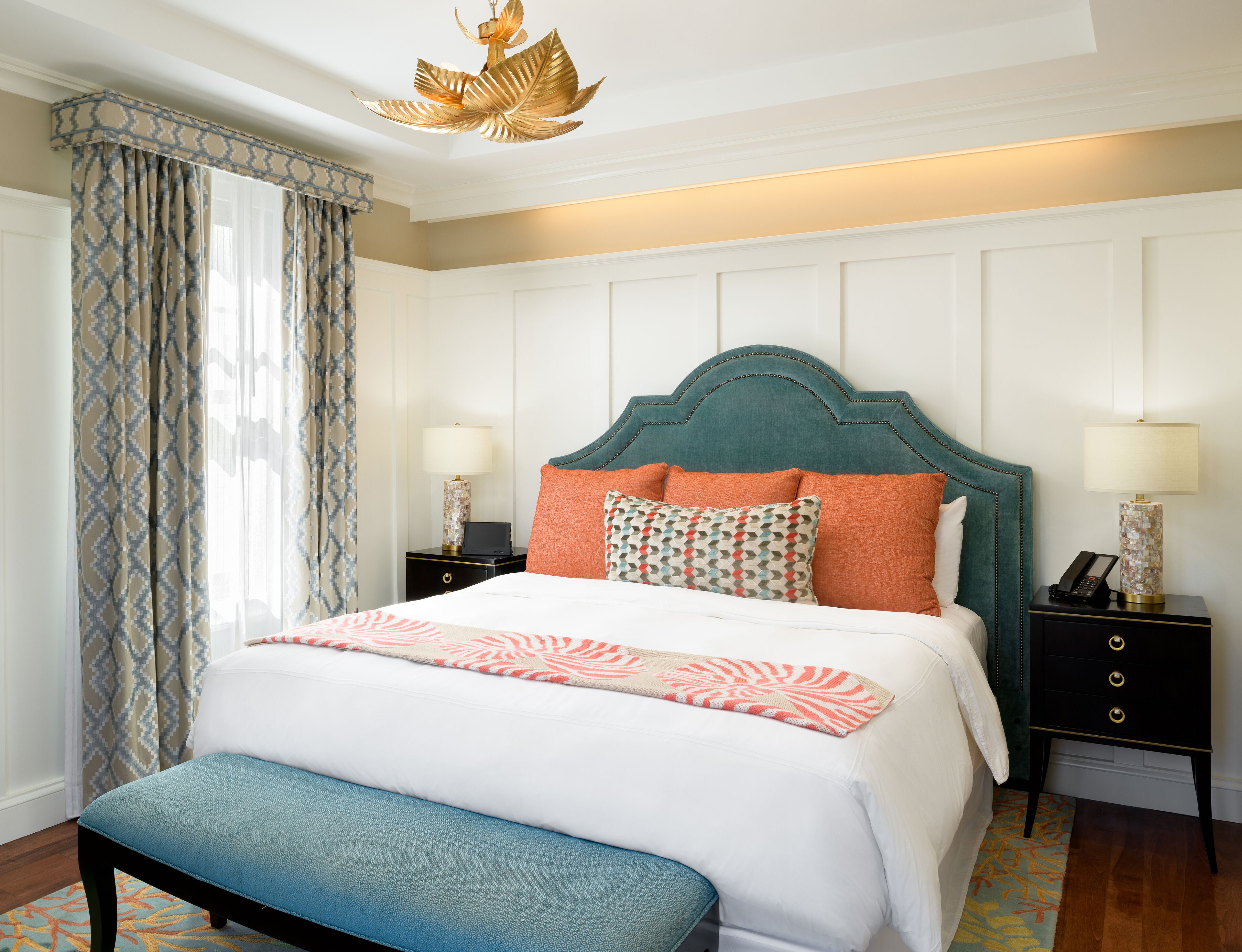 Frette Italian sheets, premium bedding, in-room safe, iron/ironing board