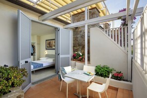 Quarto Triplo, vista para o mar | Varanda