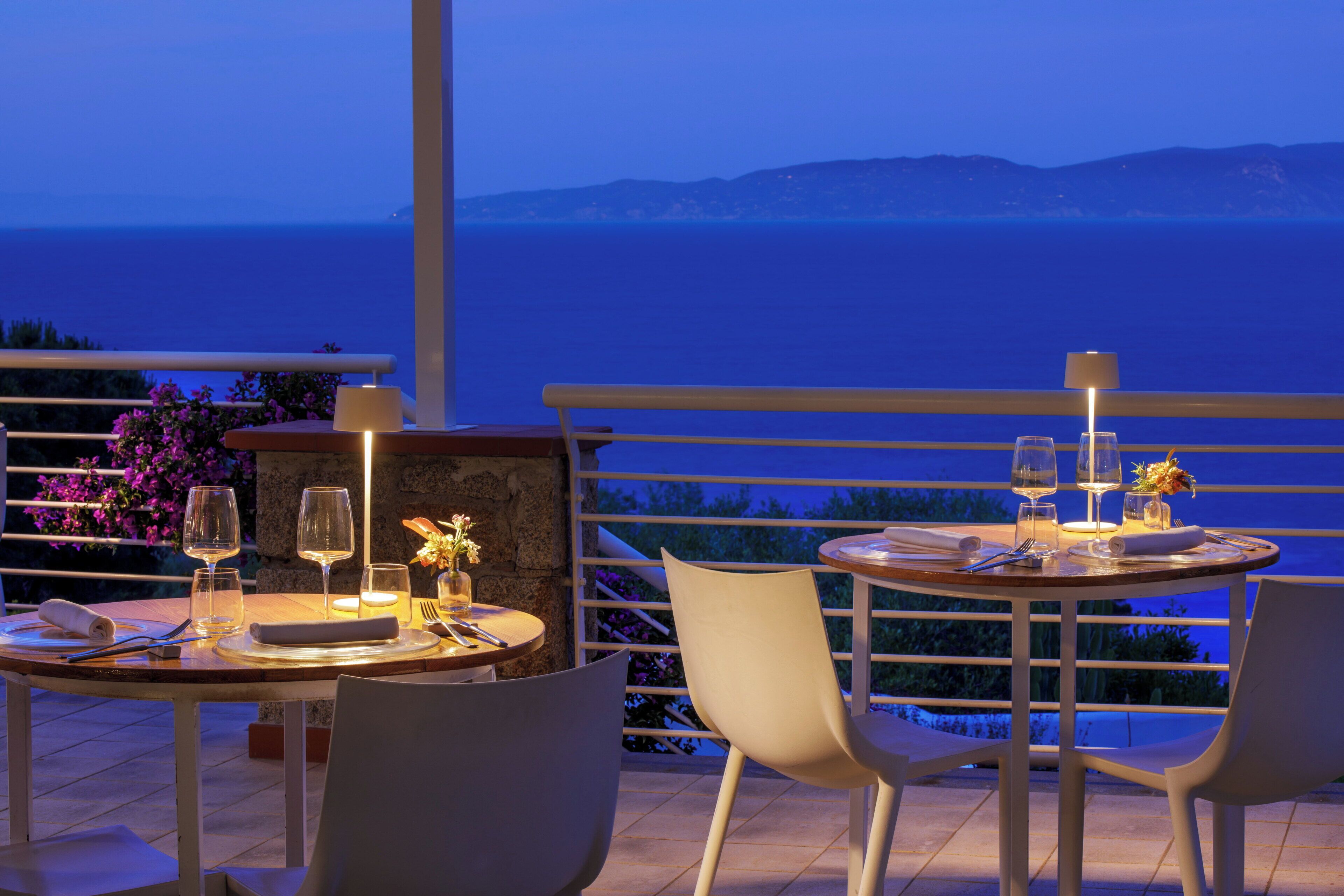 Pequenos-almoços servidos, cozinha italiana, com vista para o oceano 