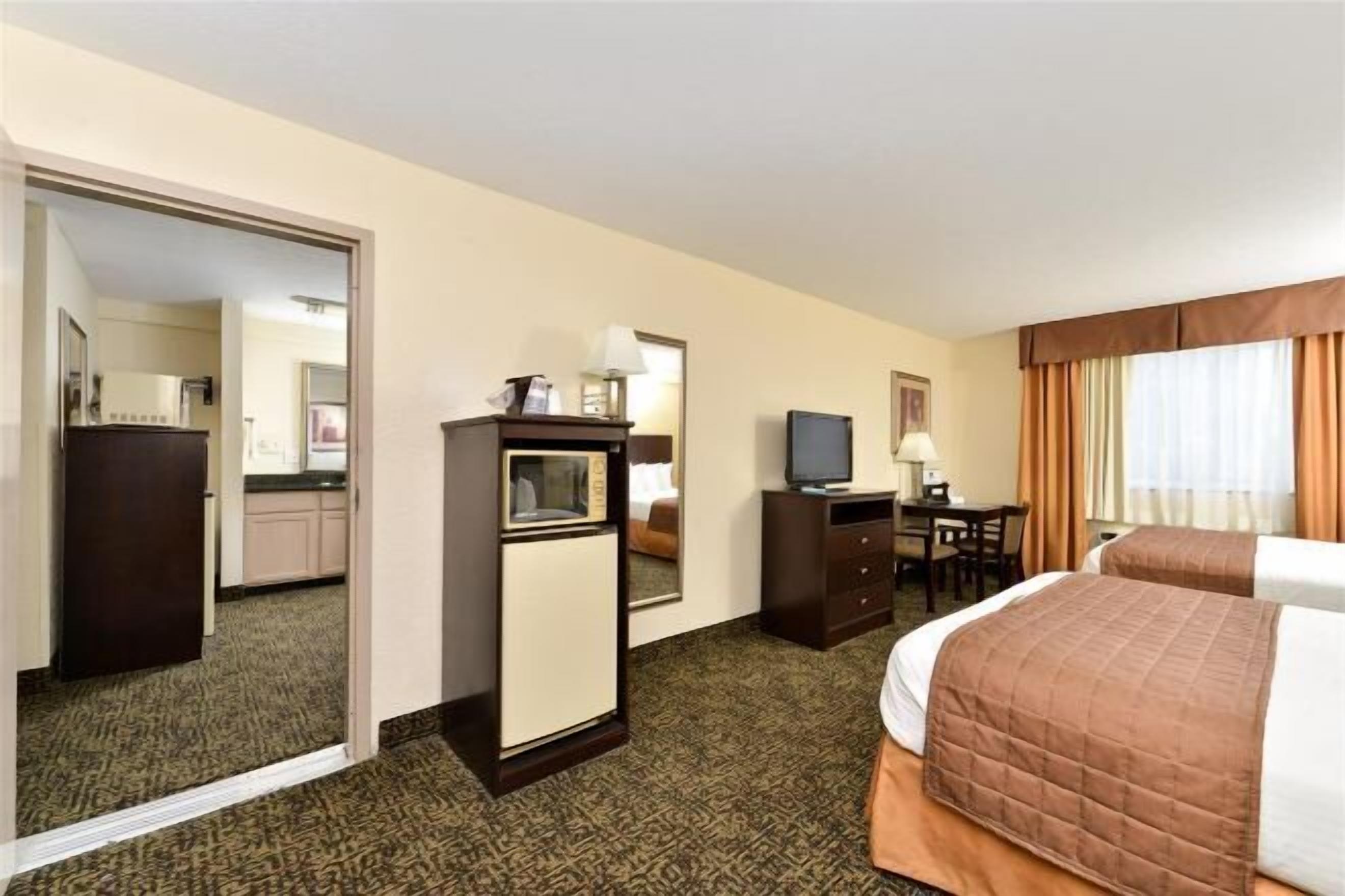 Cofre no quarto, secretária 