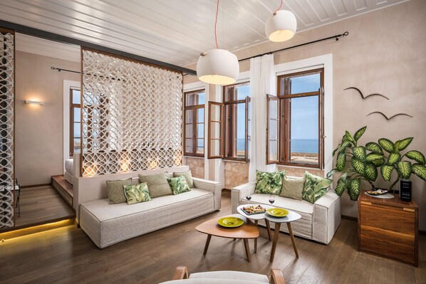 Suite Presidencial, 1 cama king-size, terraço, vista para o mar | Lençóis de algodão egípcio, roupa de alta qualidade, edredões de penas 