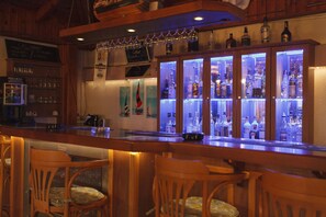 2 bares/lounges 