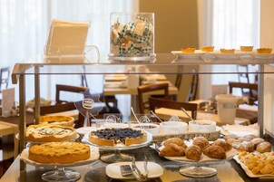 Pequeno-almoço tipo buffet diário incluído 