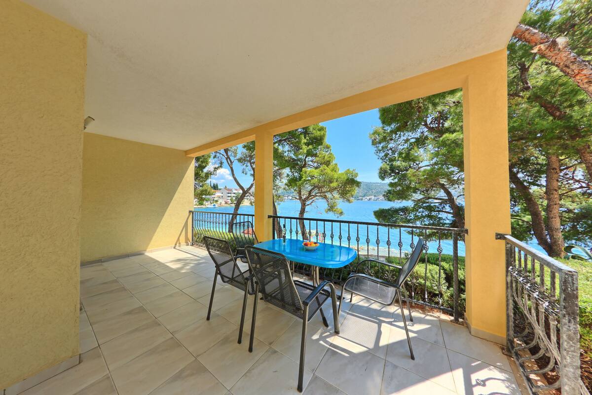 Apartamento, 2 quartos, varanda, vista para o mar | Terraço/pátio interior