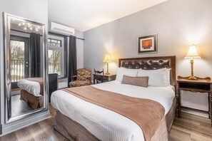 Quarto Comfort | Com mobília individualizada, Wi-fi grátis, roupa de cama fornecida 