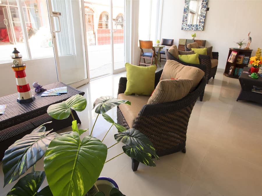 Área de estar no saguão