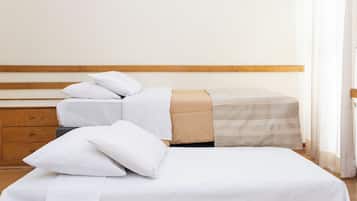 Luxo Quadruplo | Escrivaninha, Wi-Fi de cortesia, roupa de cama
