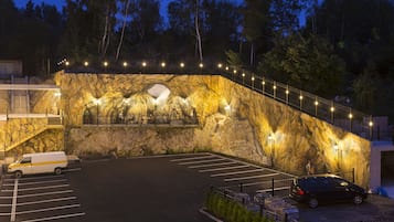 Estacionamento sem assistência (pago) (EUR 4 por noite)