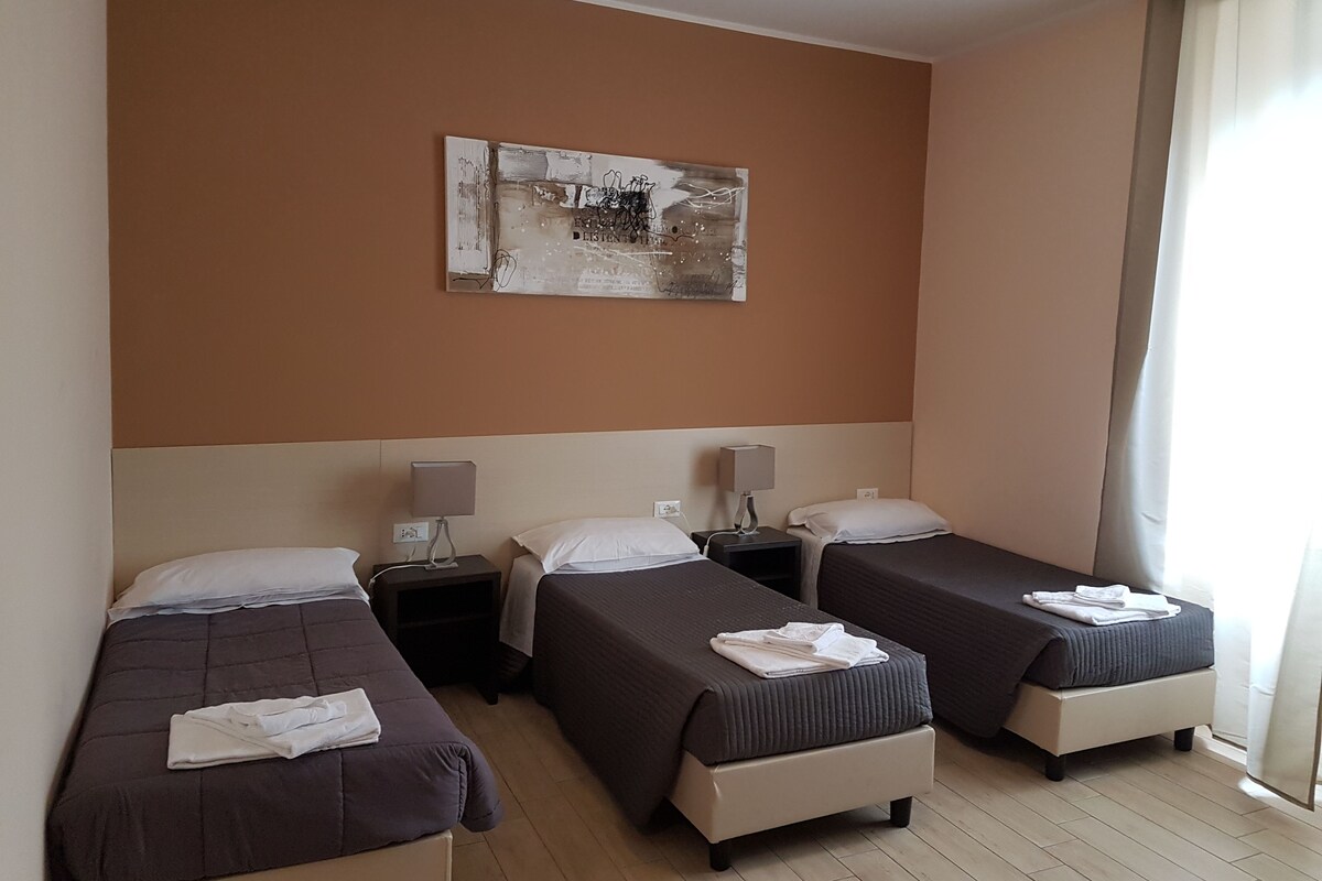Family Room Annex | Frigobar, cofres nos quartos, escrivaninha, Wi-Fi de cortesia