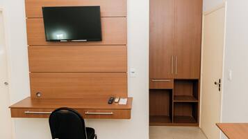 Quarto duplo superluxo, 1 quarto | 1 quarto, frigobar, individualmente mobiliados, escrivaninha