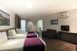 Quarto triplo luxo | Roupas de cama antialérgicas, frigobar, Wi-Fi de cortesia, roupa de cama