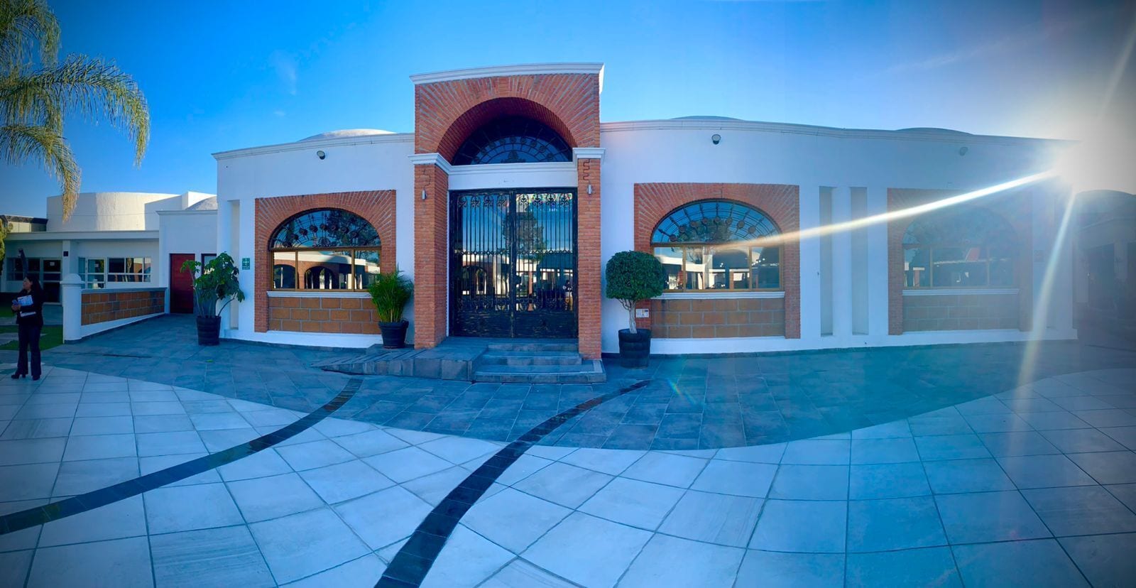 TV de tela plana 42 polegadas com canais a cabo, Netflix, filmes pagos