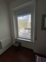 Quarto casal standard (Levante 1) | Camas com colchões pillow-top, Wi-Fi de cortesia, roupa de cama