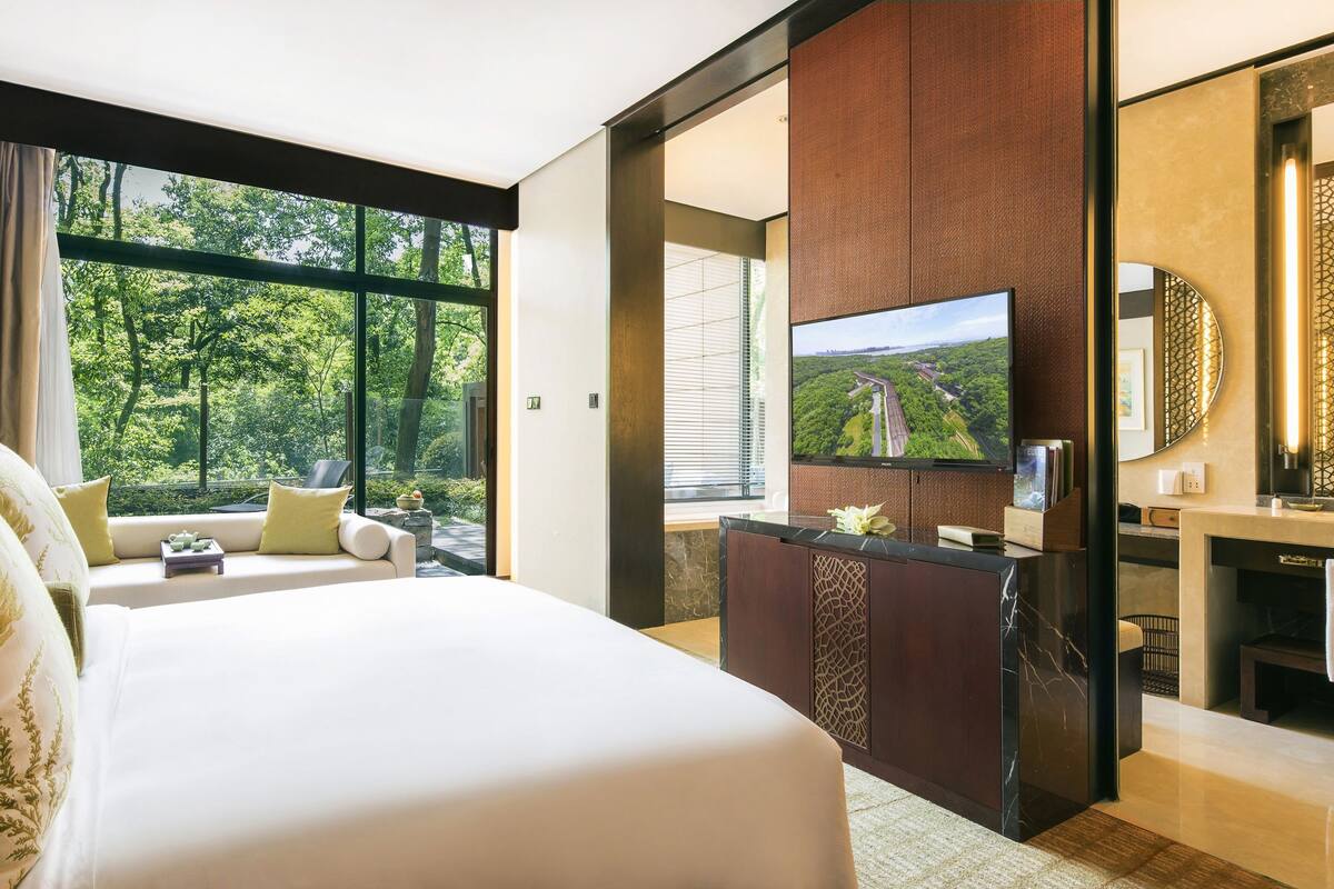 Roupa de alta qualidade, minibar grátis