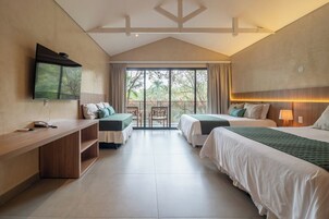 Chalé, vista para o lago | Roupa de alta qualidade, minibar, cofre no quarto, secretária 