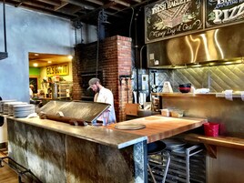 2 restaurantes, pequenos-almoços servidos 