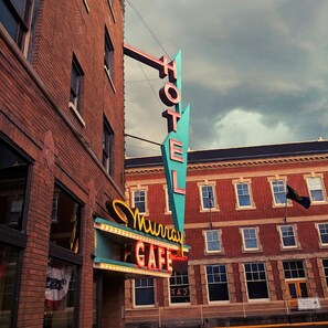 Murray Hotel, Livingston: Info, Photos, Reviews | Book at Hotels.com