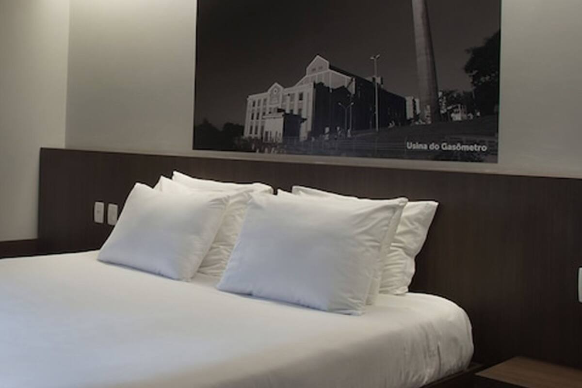 Secretária, Wi-fi grátis, roupa de cama fornecida