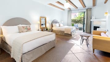 Quarto Standard, 2 camas queen-size, vista para a piscina (The Grand Studio Double) | Vista do quarto
