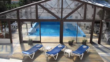 Piscina interior, piscina exterior