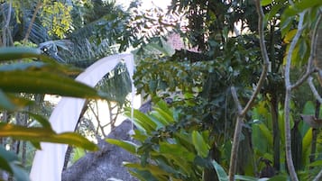 Café da manhã, almoço e jantar; culinária local, vistas para o jardim