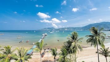 2 piscinas exteriores, espreguiçadeiras