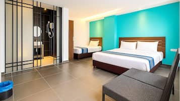 Quarto Triplo Deluxe | 1 quarto, secretária, quartos insonorizados, ferro/tábua de engomar