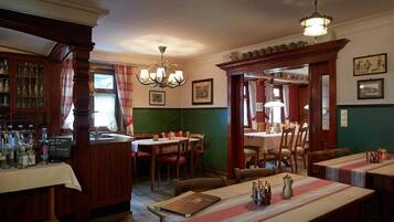 2 restaurantes, culinária regional