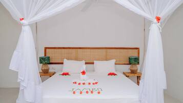 Deluxe Double Room | 1 quarto, cofre no quarto, roupa de cama fornecida