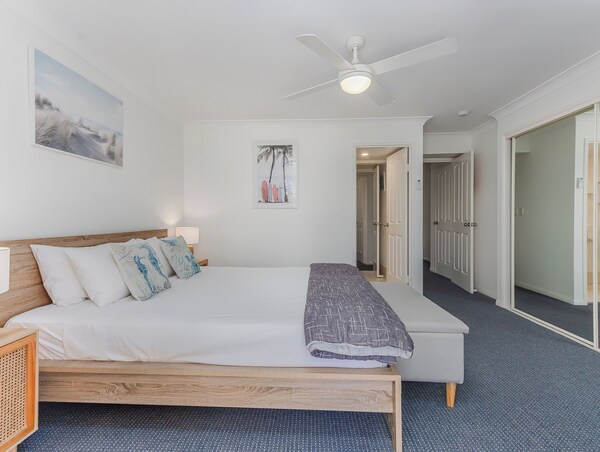 Bella Mare Beachside Apartments - Gold Coast