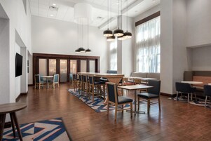 Pequeno-almoço takeaway diário incluído 