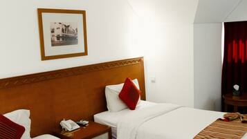 Quarto Superior | Cofre no quarto, secretária, Wi-fi grátis, roupa de cama fornecida