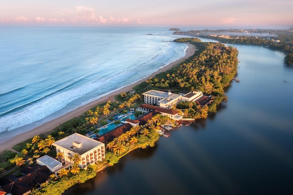 Pullman Bentota Resort And Spa - Bentota