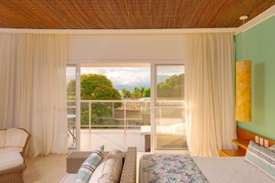 Suite Vip | Frigobar, cofres nos quartos, cortinas blackout, Wi-Fi de cortesia