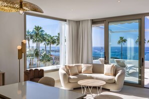 Roupa de alta qualidade, minibar, cofre no quarto 